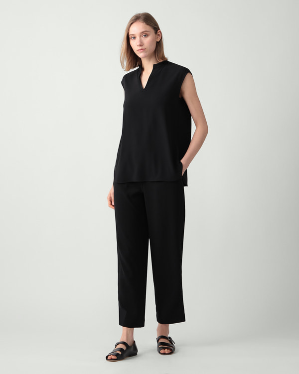 一部店舗限定 Powder Crepe Boxy Top | WOMEN（レディース）｜Theory 公式通販サイト