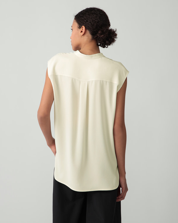 一部店舗限定 Powder Crepe Boxy Top | WOMEN（レディース）｜Theory 公式通販サイト